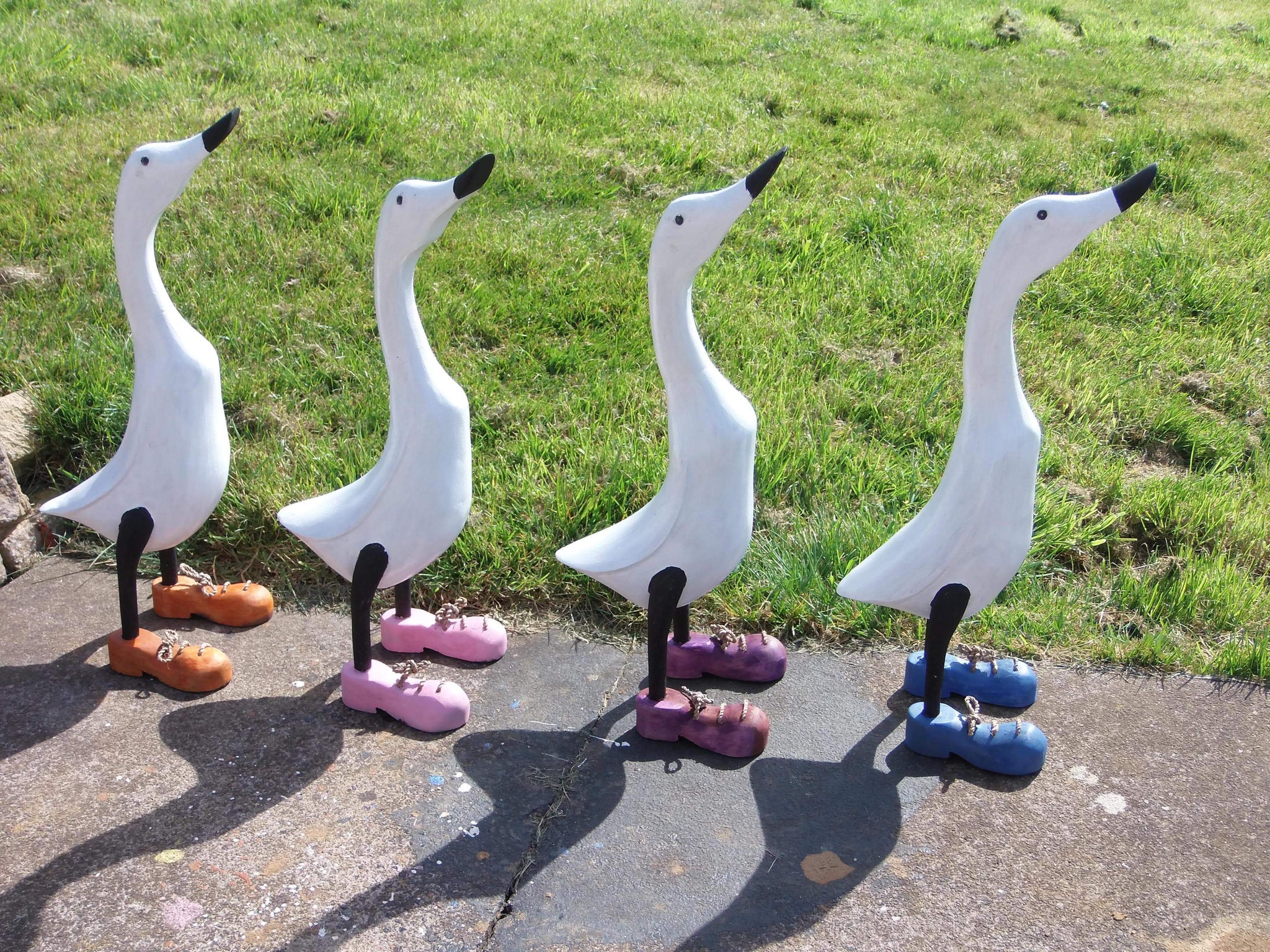 wooden ducks with shoes painted – Home gifts garden